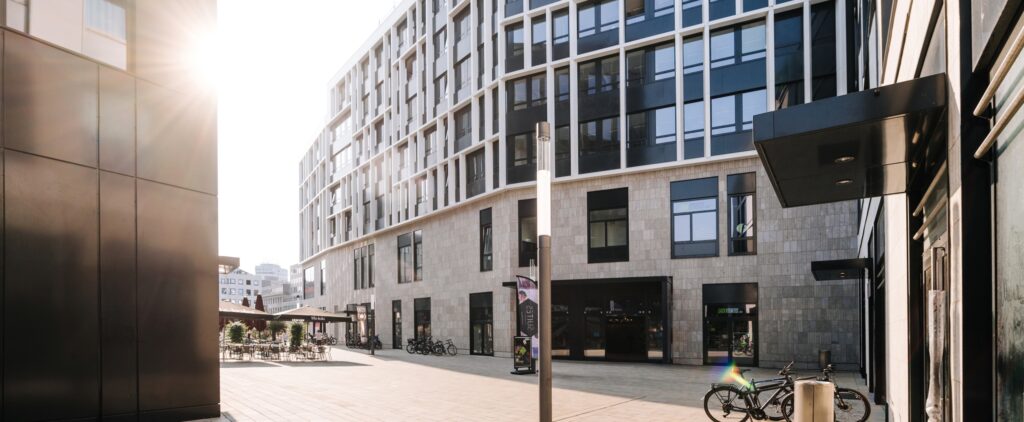 Impressum - LHI Leasing GmbH